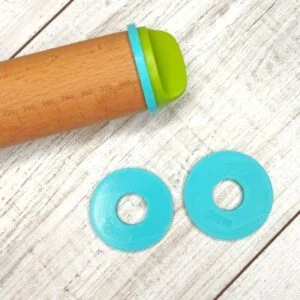 Drie manieren voor het gelijkmatig en dun uitrollen van koekdeeg en ...